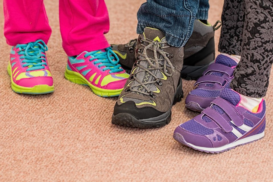 Best Shoes for Kids - 14 Tip for Healthy Feet & Buying Shoes - Help Shoe
